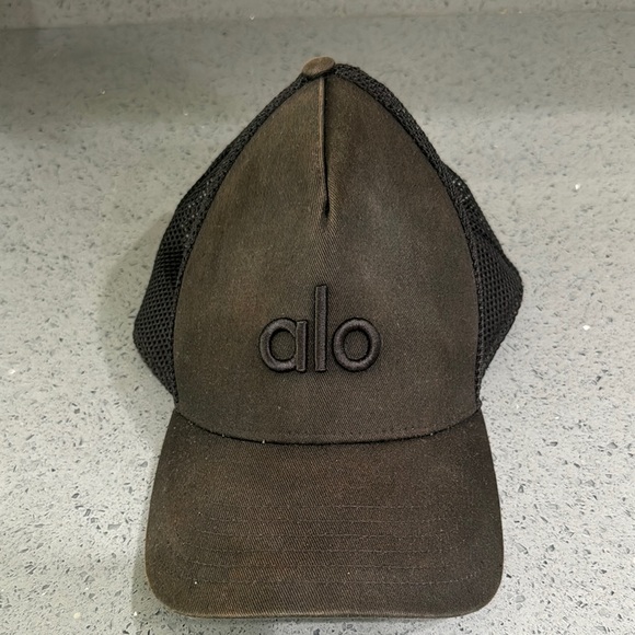 ALO Yoga | Accessories | Alo Yoga Black Trucker Hat | Poshmark